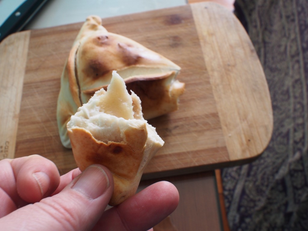 Three ways to eat an empanada, and from the middle ain’t one (Los 33 ...
